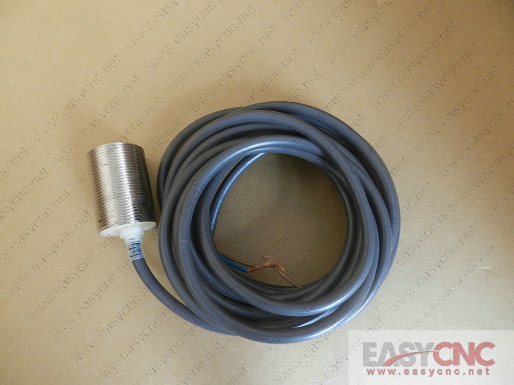 EASYCNC ONLINE SHOPPING E2E-X10D1-US Omron proximity sensor new