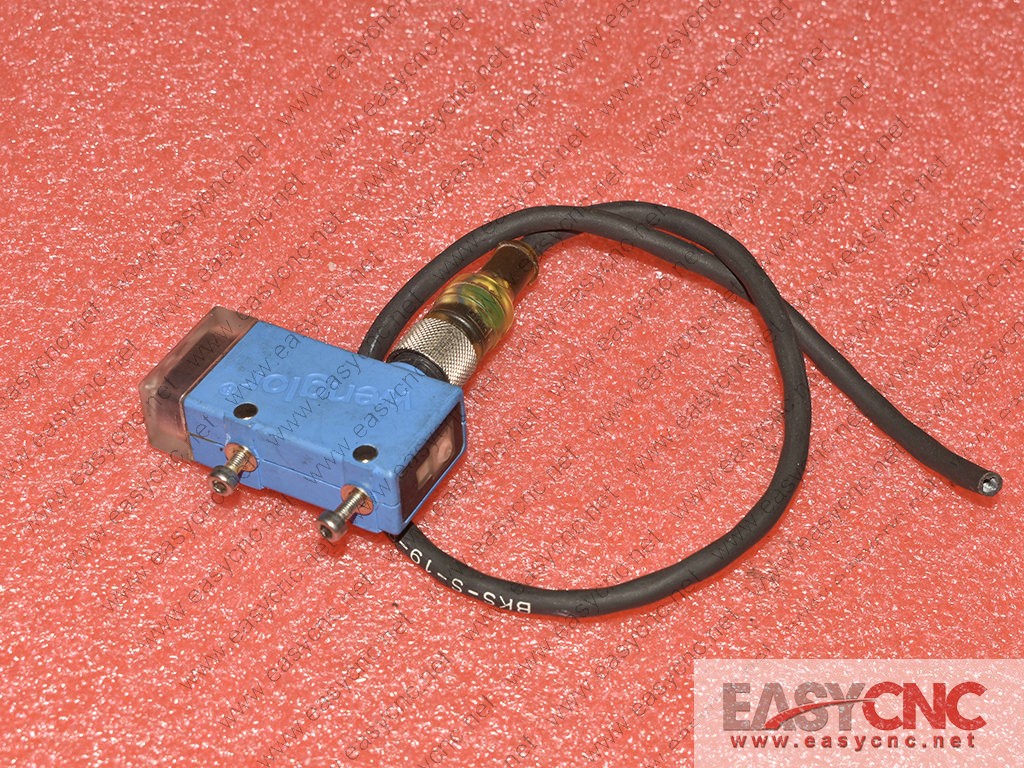 EASYCNC ONLINE SHOPPING WM03PCT2 D-88069 WENGLOR Print Mark Reader USED