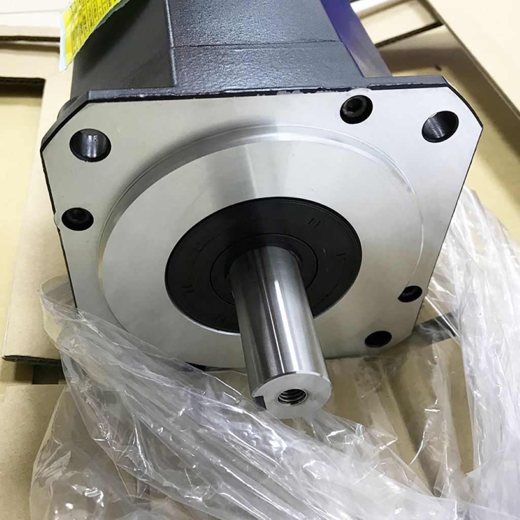 EASYCNC ONLINE SHOPPING A06B-0077-B203 Fanuc AC Servo Motor BiS 12/2000 New And Original